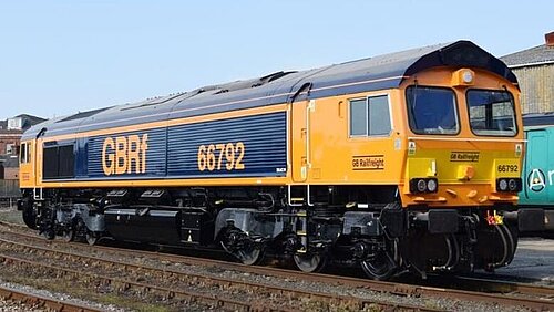Güterzugloks: Beacon überführt Class 66 von Deutschland nach UK ...