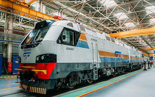 Aserbaidschan: Alstom stellt erste Prima-Güterzuglok AZ8A vor - Eurailpress